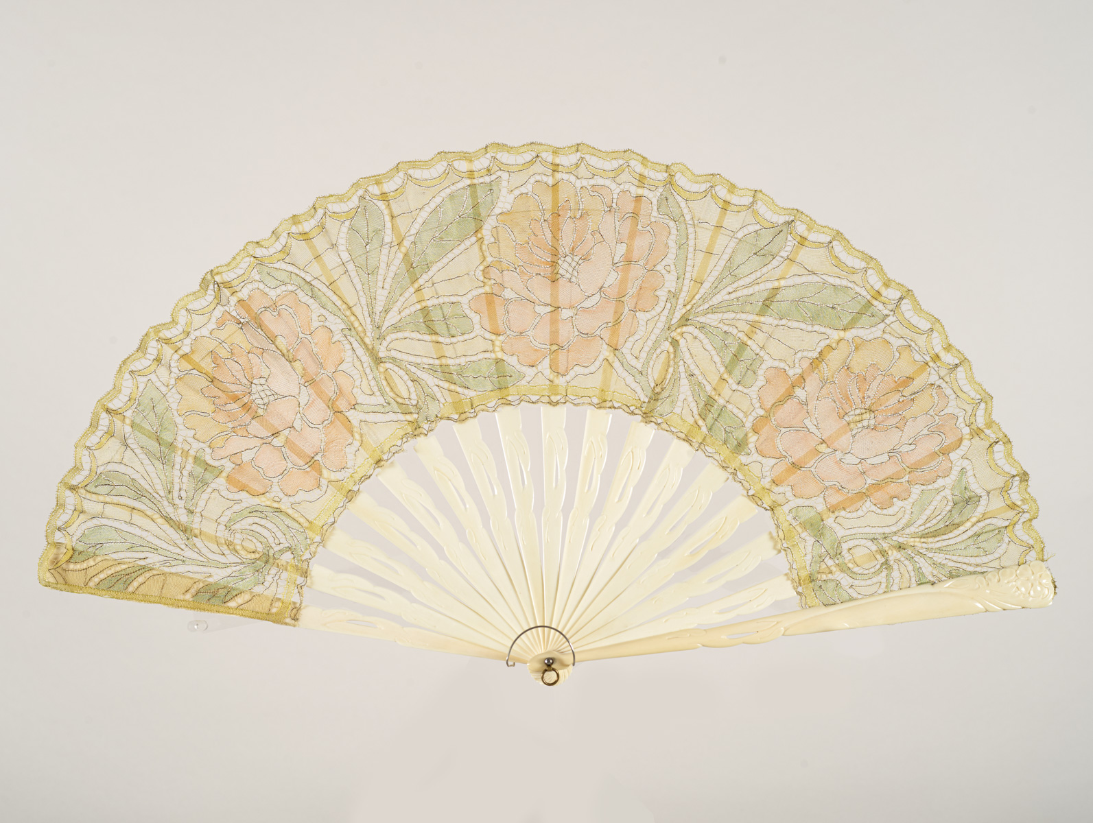 On a volé l’éventail ! - Réseau des musées de Normandie